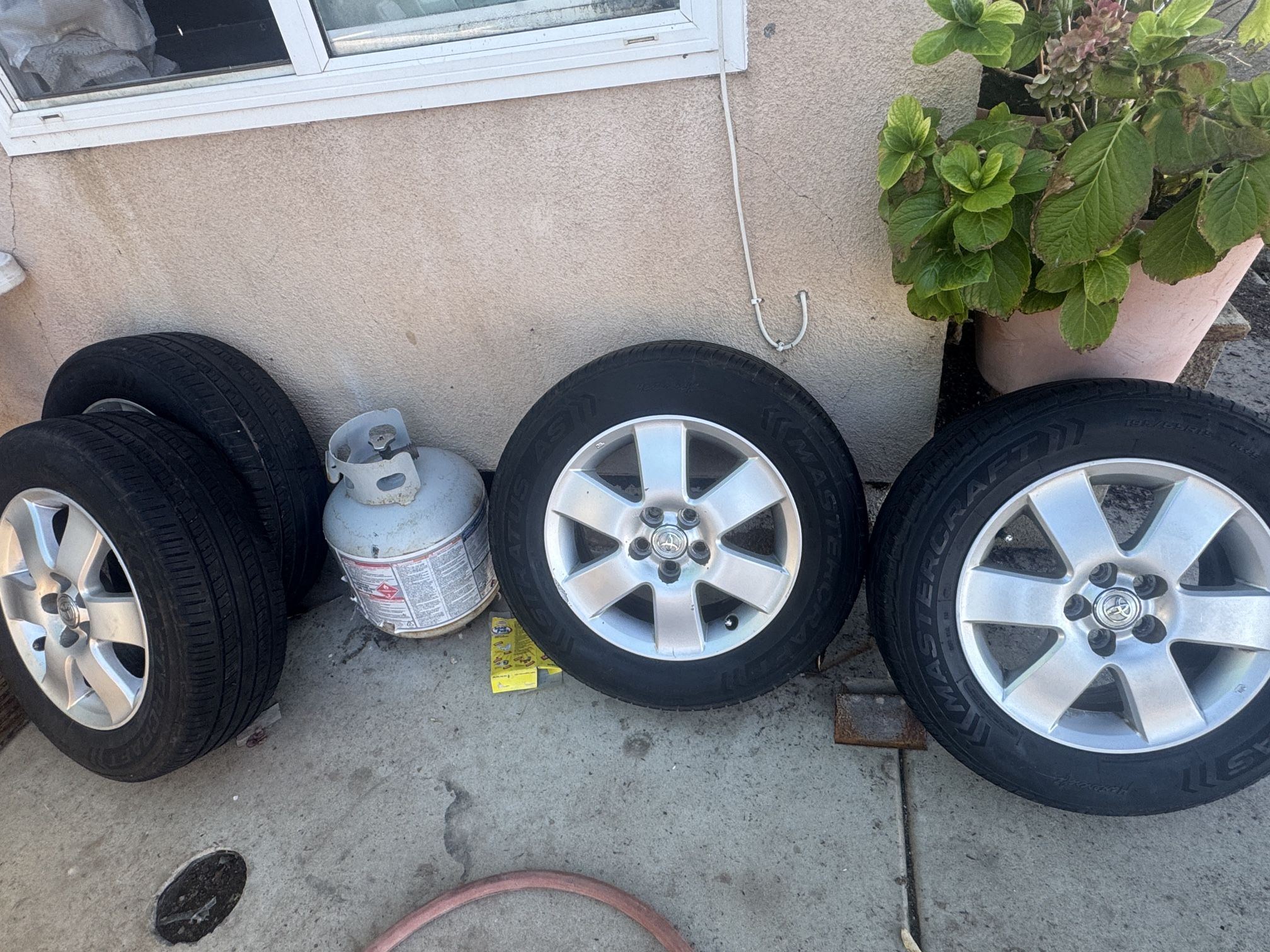 Toyota Corrolla for Sale in Los Angeles, CA - OfferUp