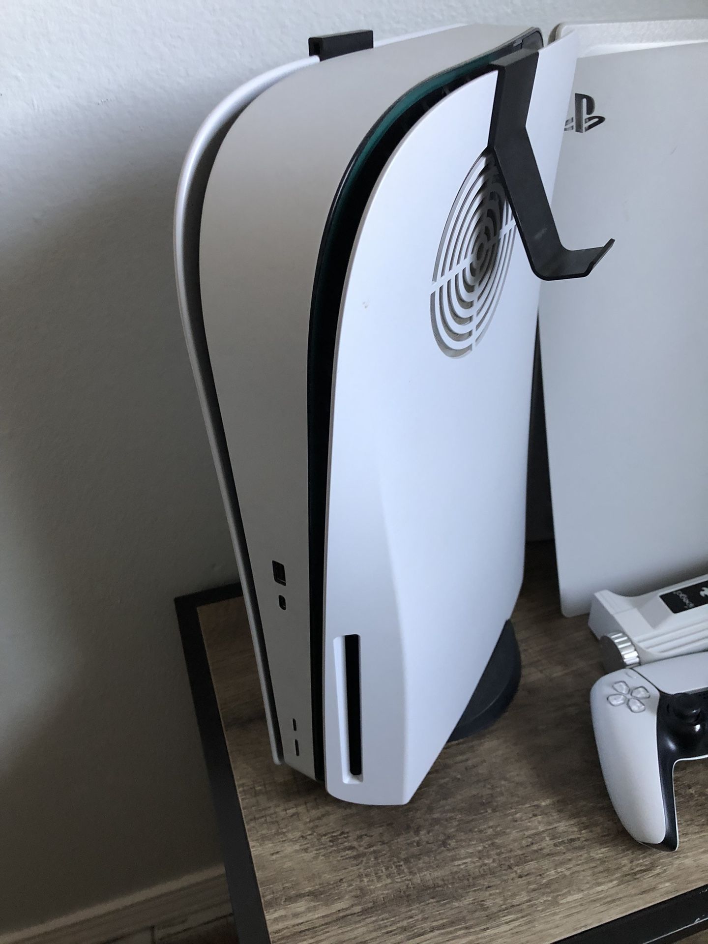 Sony PS5 Disc Version With DBrand Darkplates for Sale in Tulare, CA ...