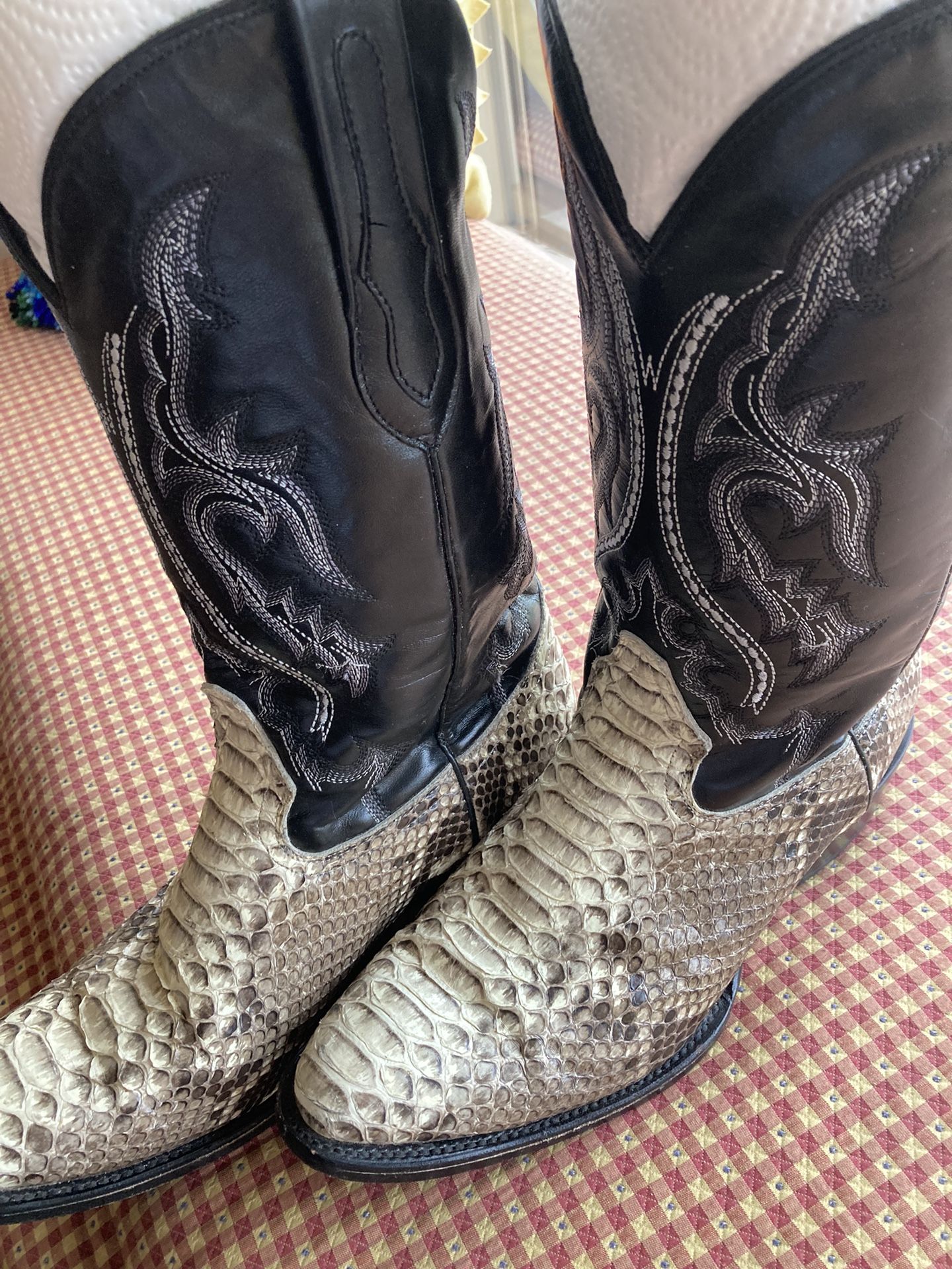 PYTHON BOOTS for Sale in Carefree, AZ - OfferUp