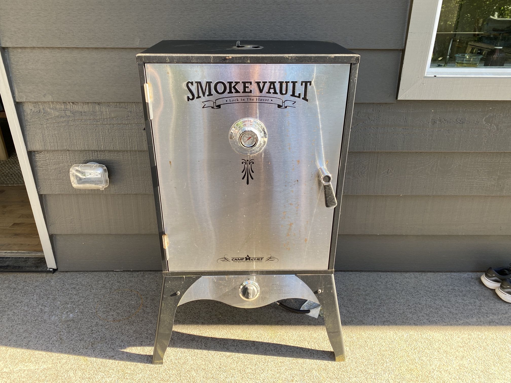 Camp Chef Smoke Vault Smoker 24” SMV24S for Sale in Edmonds, WA - OfferUp