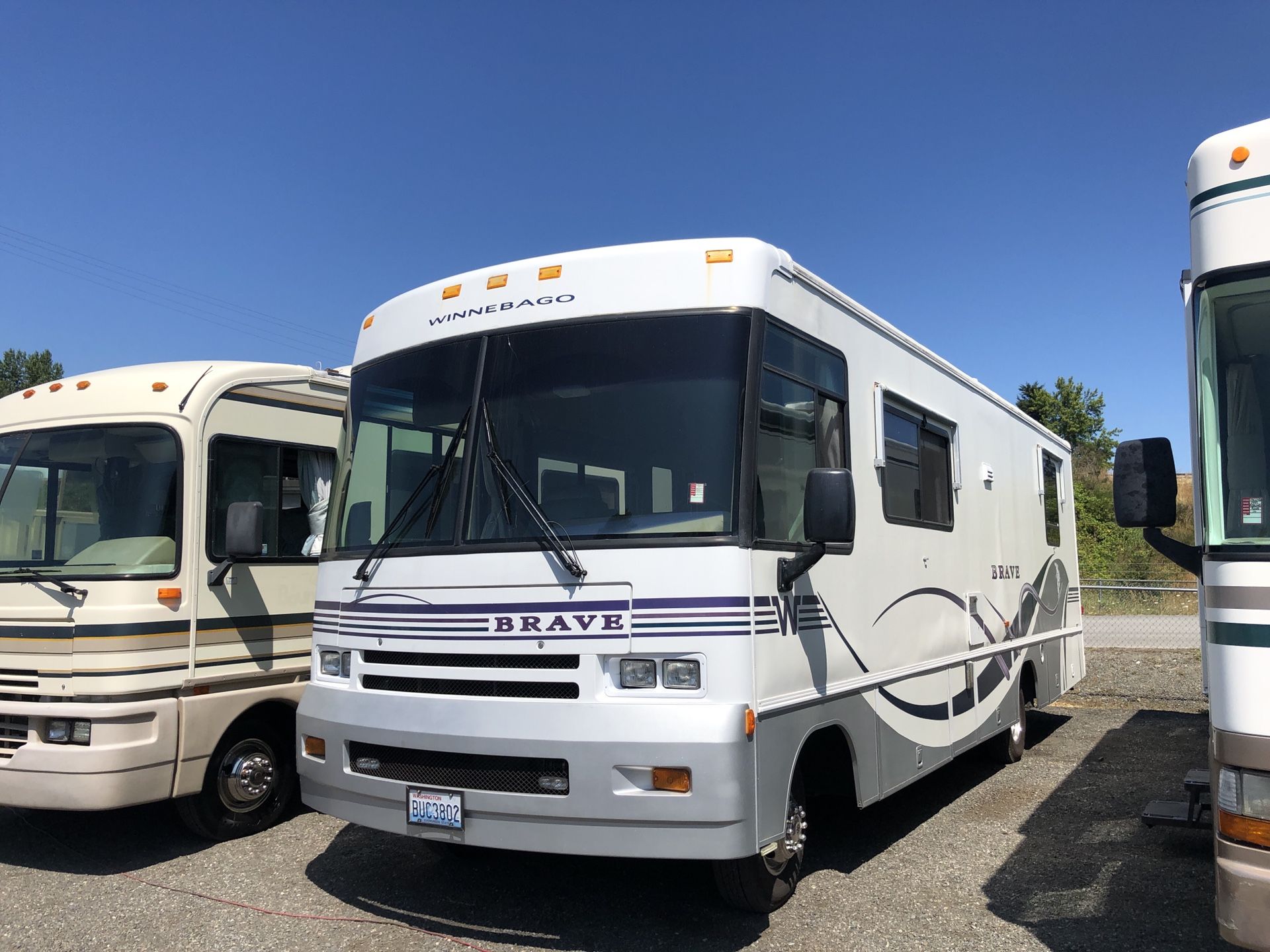 1998 Winnebago brave motorhome class a 32,000 miles for Sale in Tacoma ...
