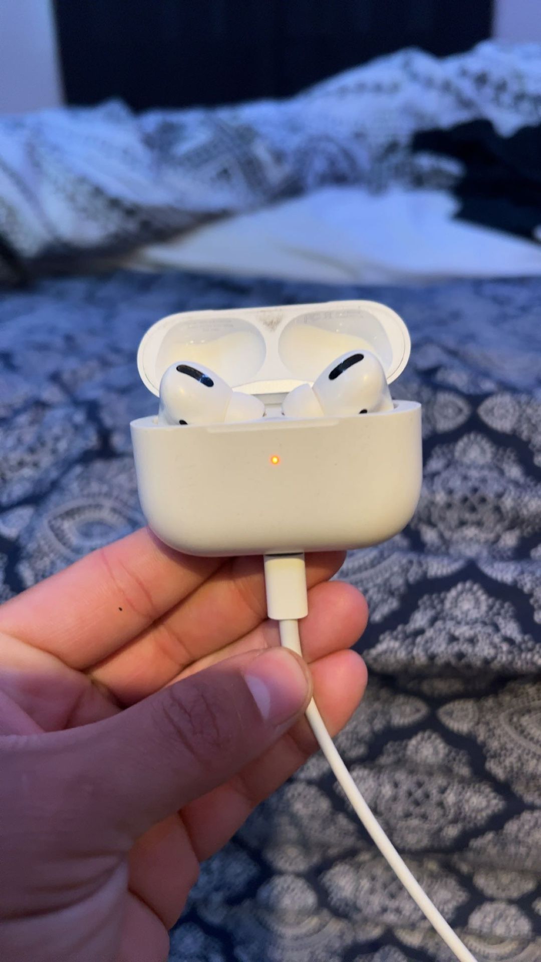 Air Pod Pros Gen 1 for Sale in Wichita, KS - OfferUp