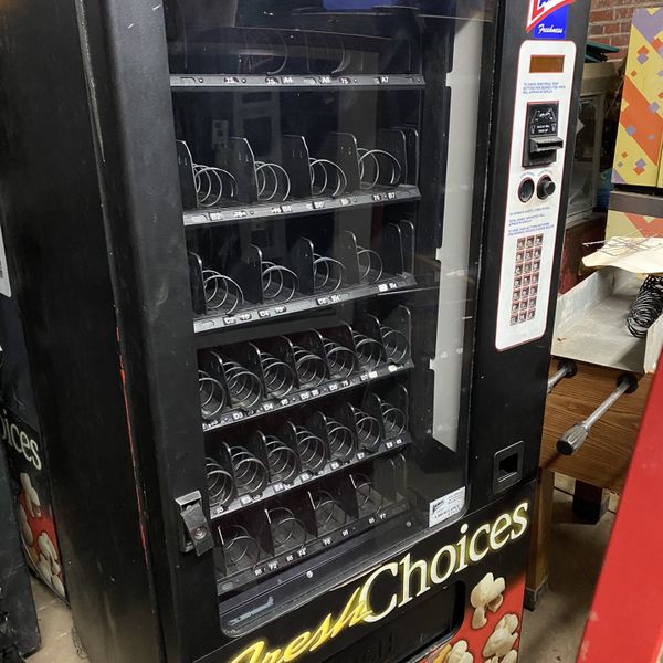 Lance USI Snack Vending Machine for Sale in Greenville, SC - OfferUp