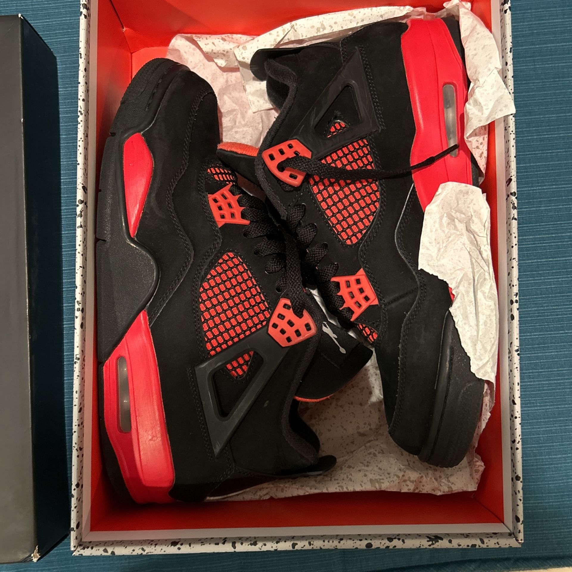 Jordan 4 Red Thunders for Sale in Bothell, WA - OfferUp