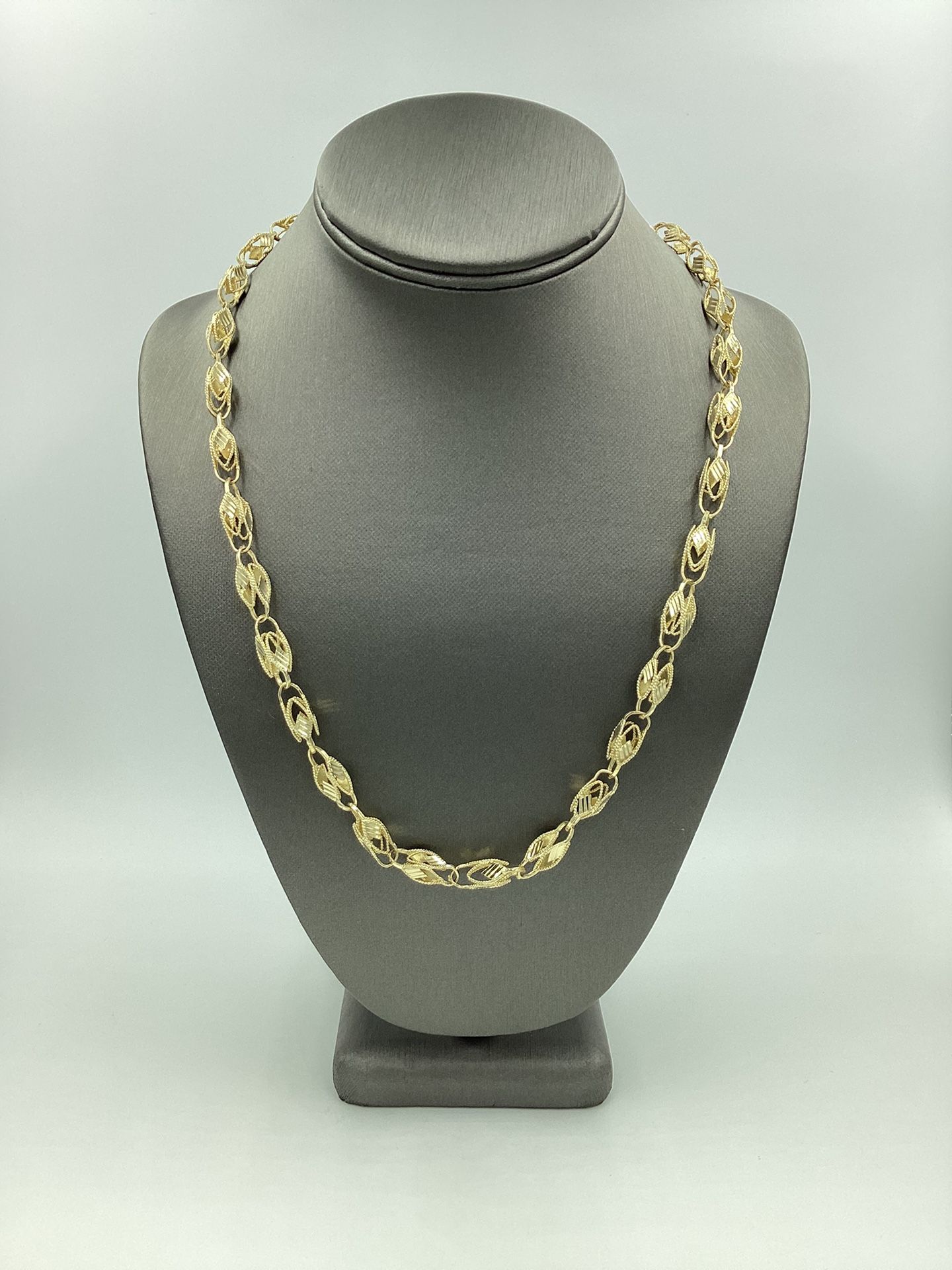 10KT YELLOW GOLD TURKISH LINK CHAIN 23” for Sale in Rialto, CA - OfferUp