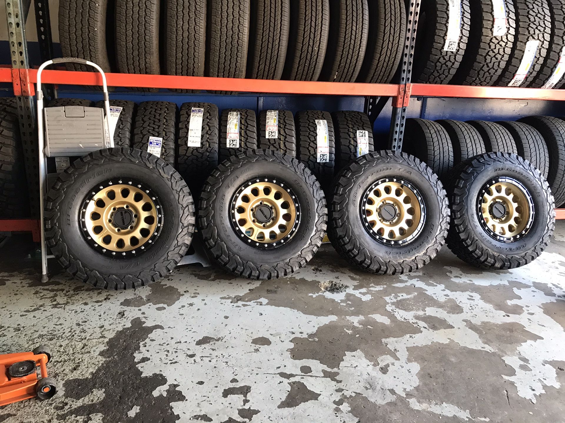 Method mr315 gold wheels with BFgoodrich ko2 265/75/16 Tacoma 4runner ...