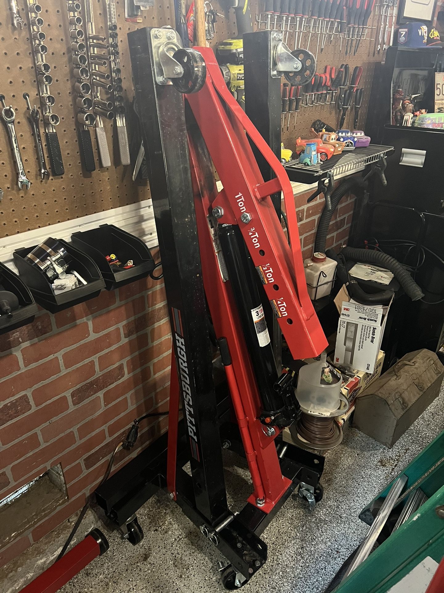 Engine Hoist Crane Cherry Picker for Sale in Murrieta, CA - OfferUp