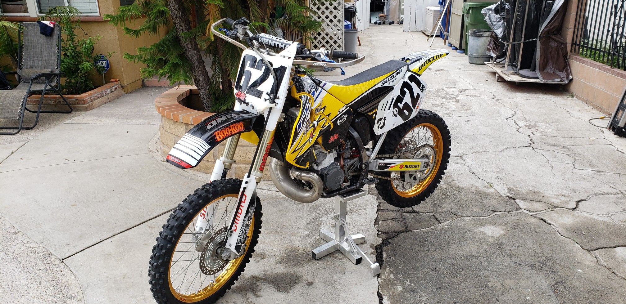 2000 Suzuki RM 250 2 stroke for Sale in Los Angeles, CA - OfferUp