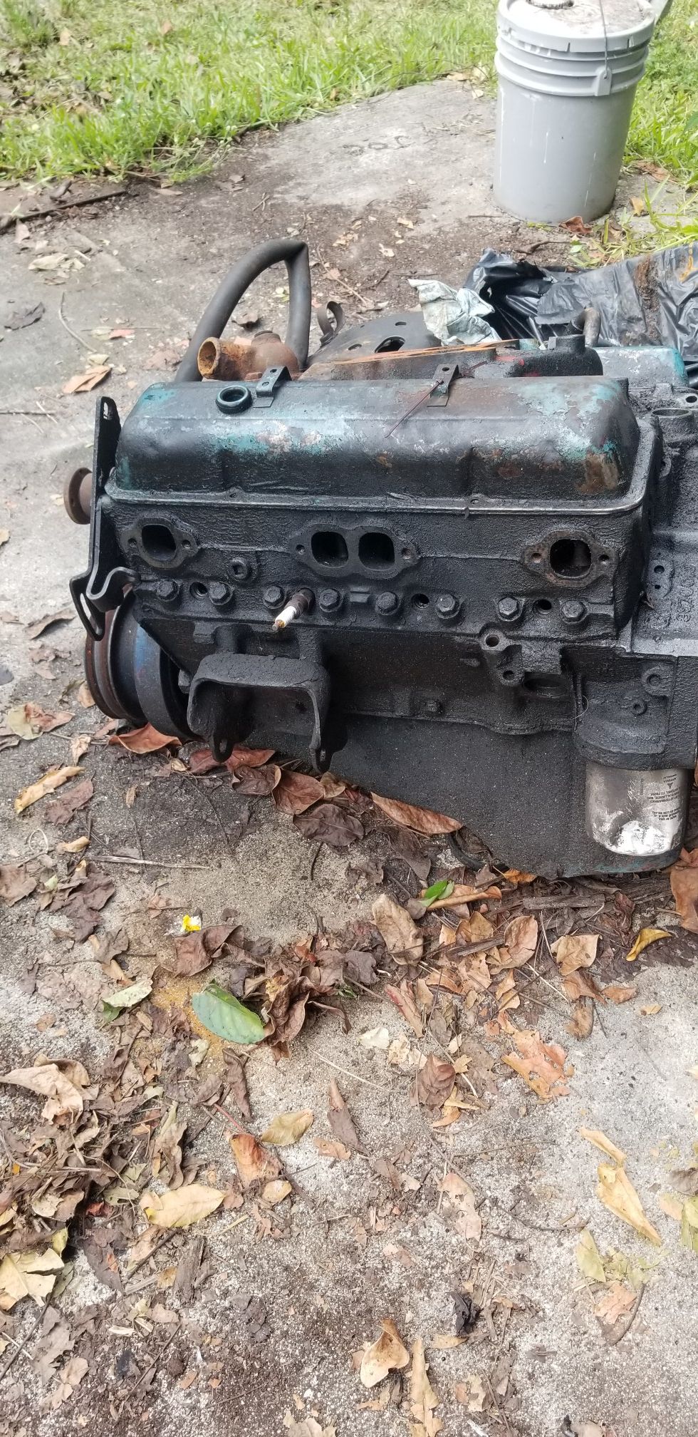 Chevy 350 4 bolt main engine for Sale in Davie, FL - OfferUp