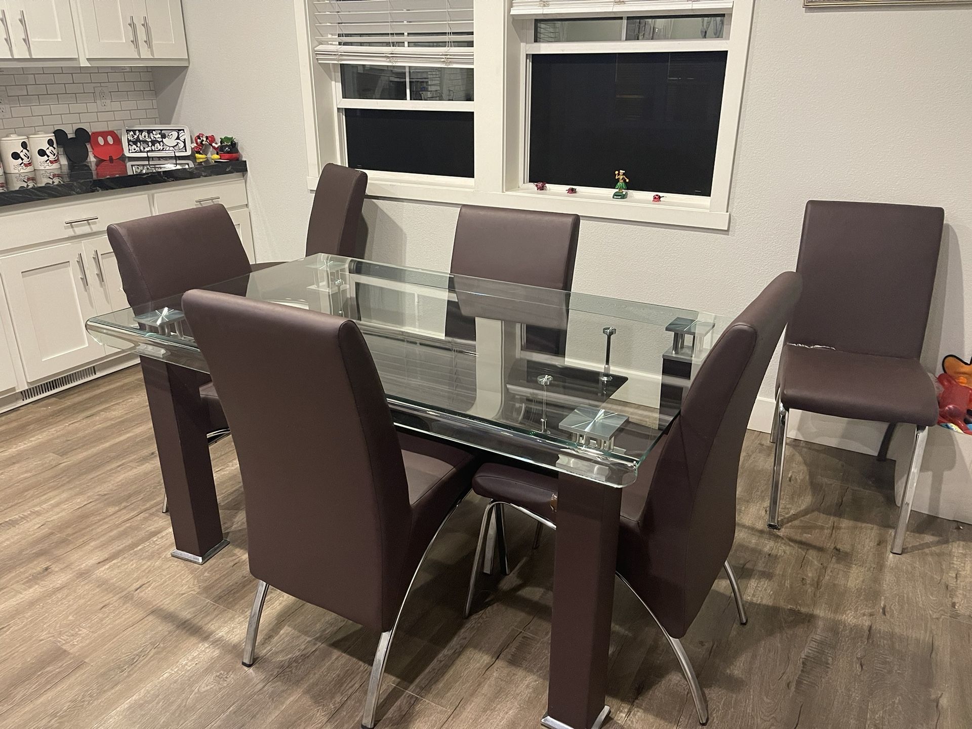 Dining Table And Chairs for Sale in Sunnyvale, CA - OfferUp