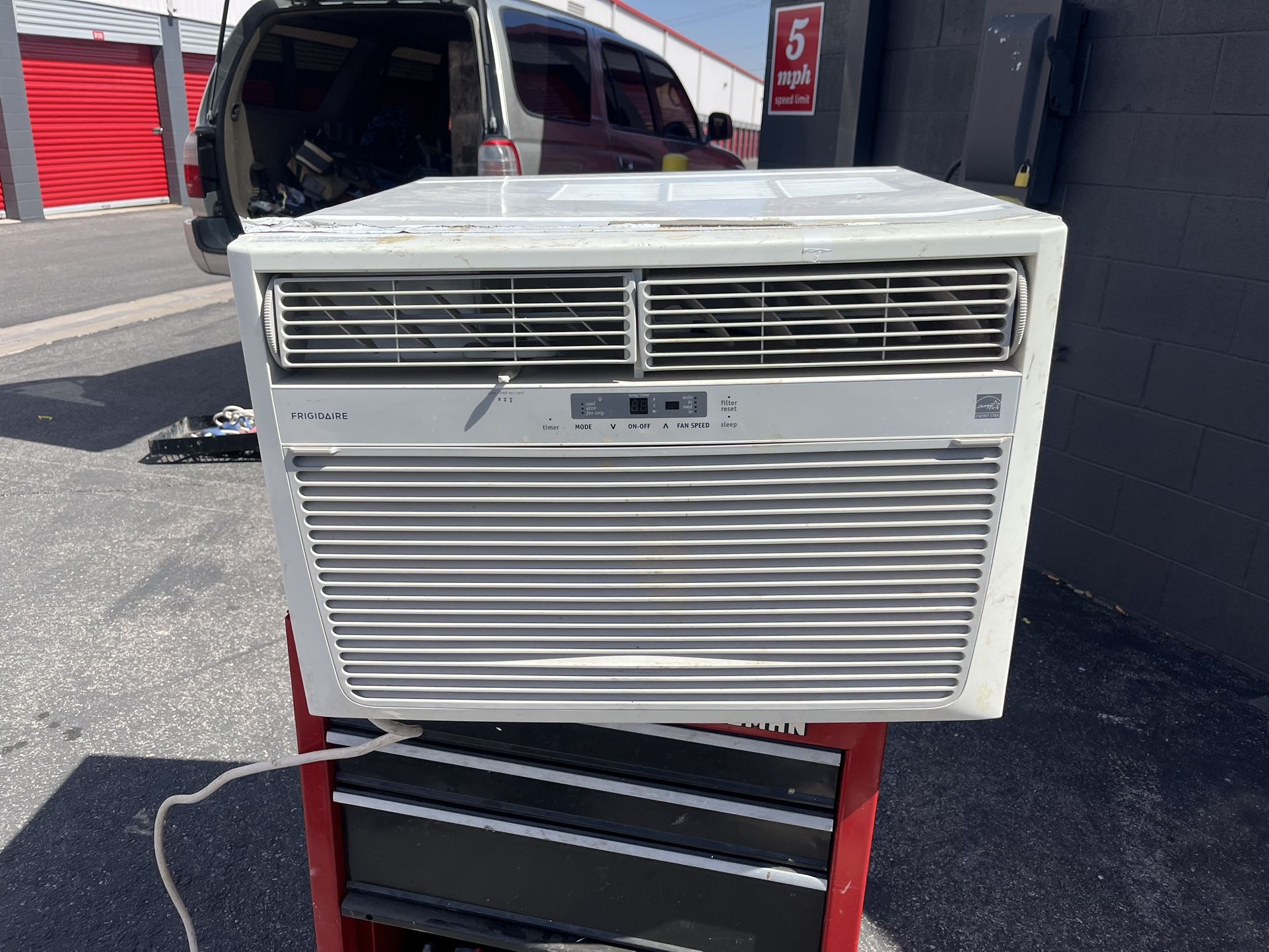 Hardly Used In Great Shape 2 Ton 25k Btu Window Air conditioner 240v ...