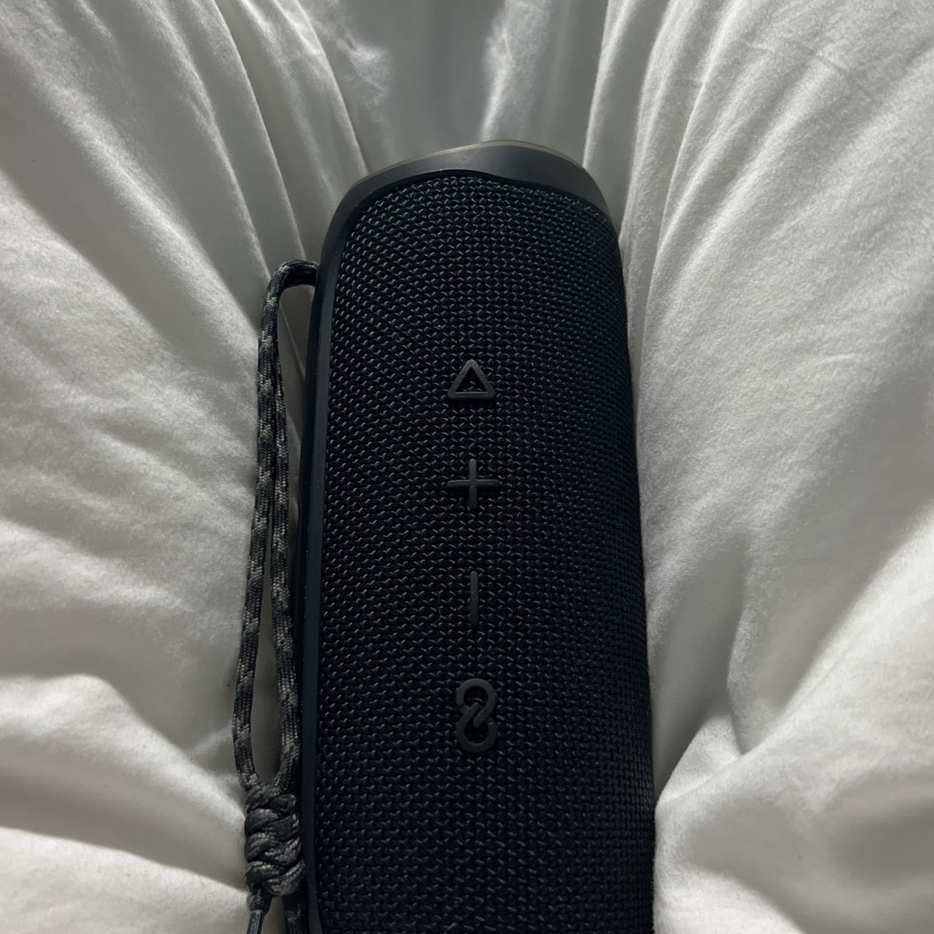 JBL Médium Sized Speaker for Sale in Ind Crk Vlg, FL - OfferUp