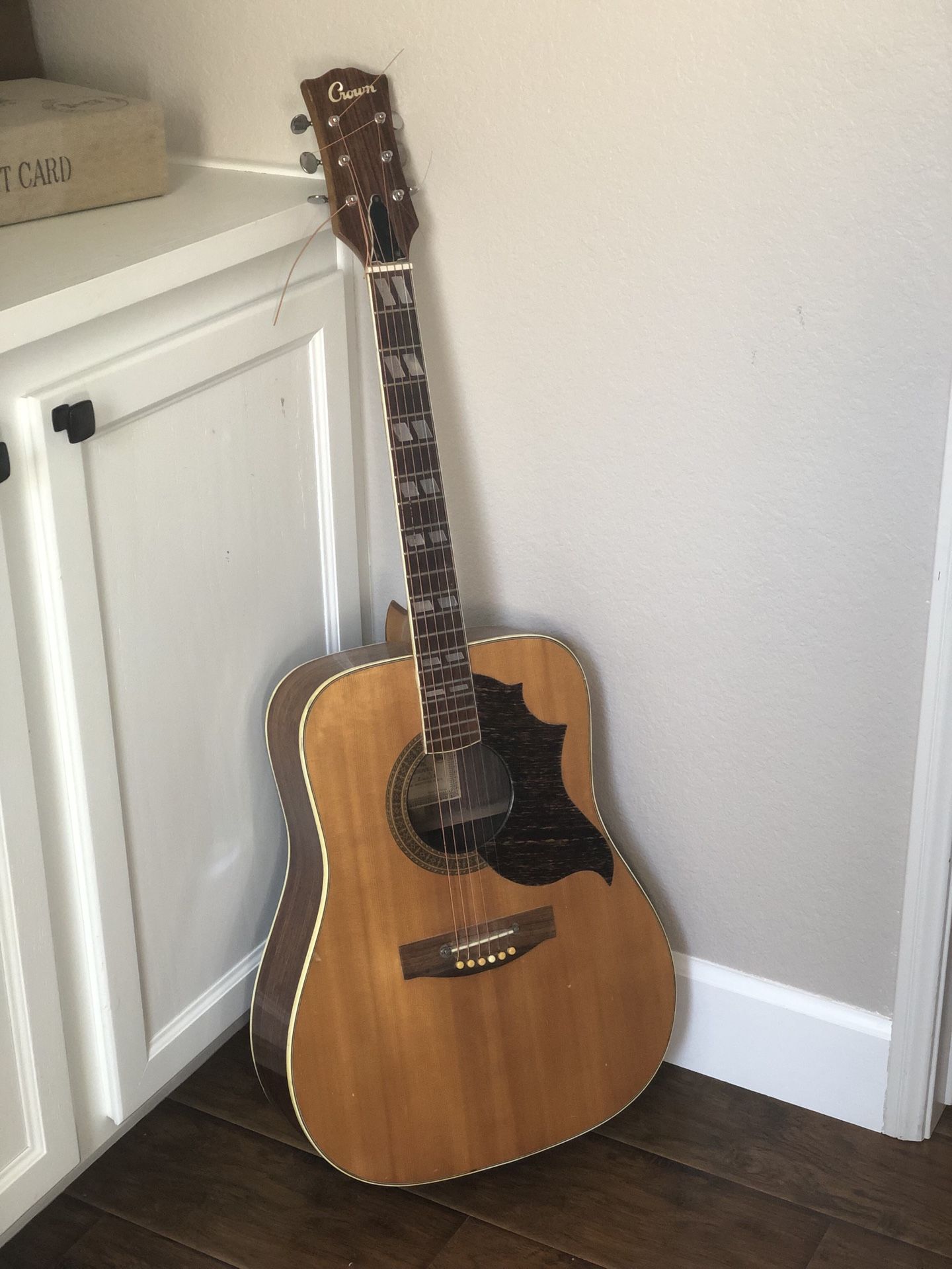 Vintage Crown acoustic guitar for Sale in Temecula, CA - OfferUp