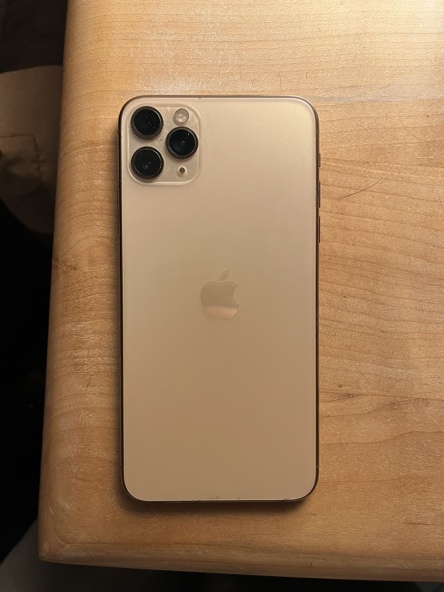 iPhone 11 Pro Max for Sale in Berenda, CA - OfferUp