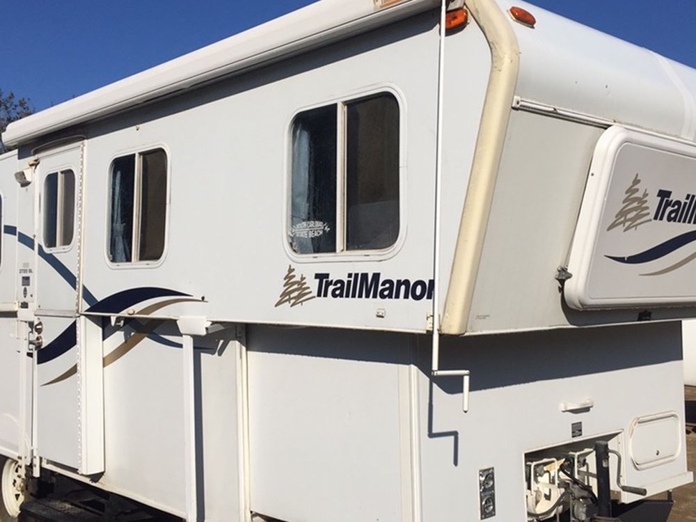 2003 trailmanor trail manor 2720SL for Sale in Fallbrook, CA - OfferUp