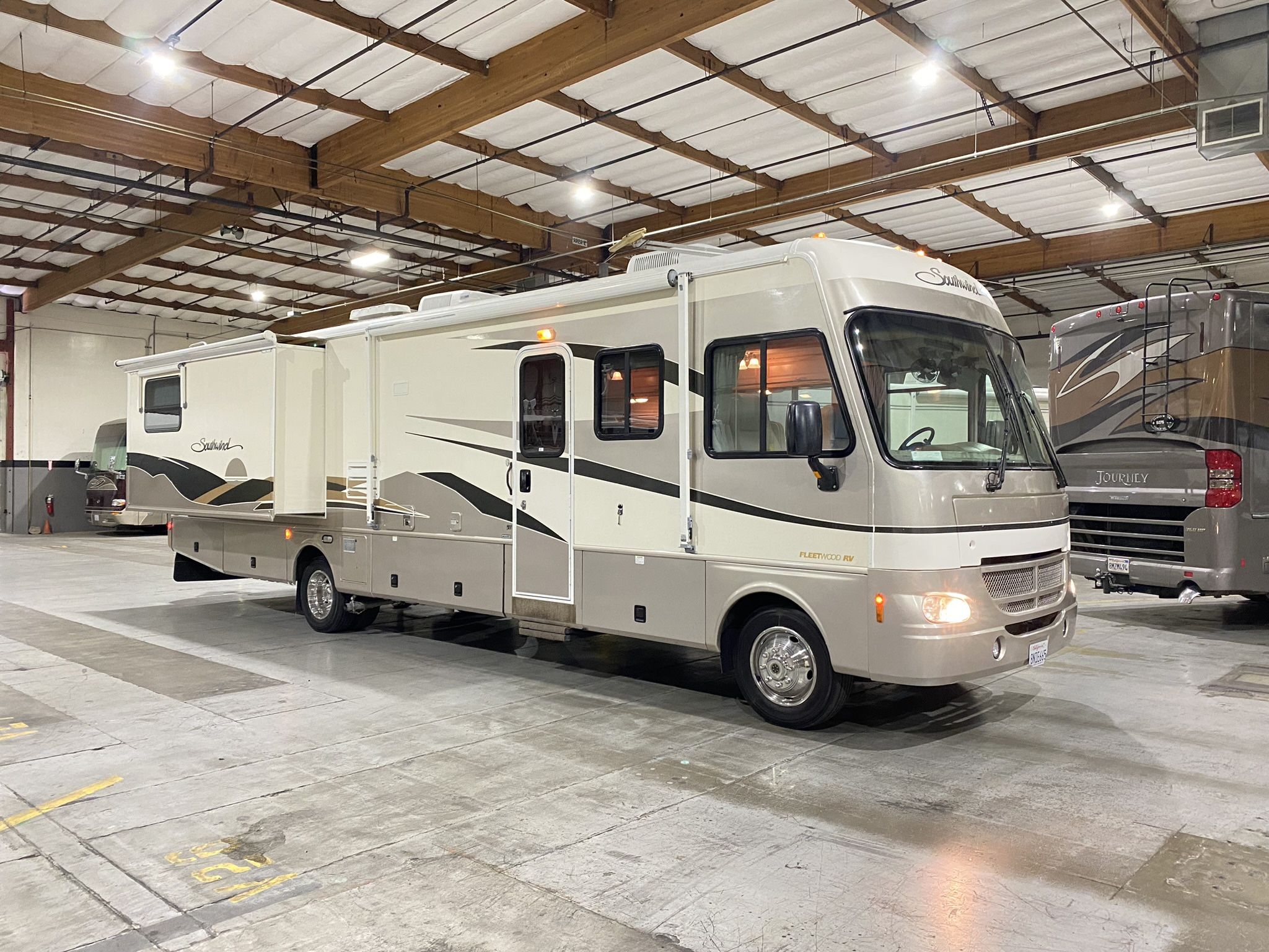 2004 rv motorhome for Sale in Phillips Ranch, CA - OfferUp