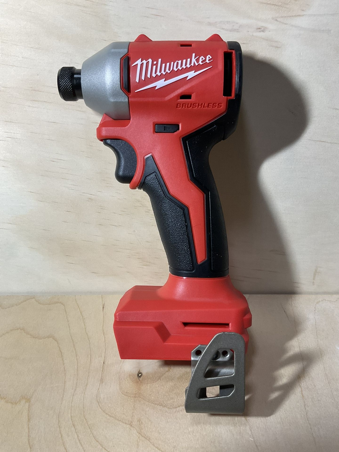 Milwaukee M18 18V Lithium-Ion Compact Brushless 1/4” Impact Driver for ...