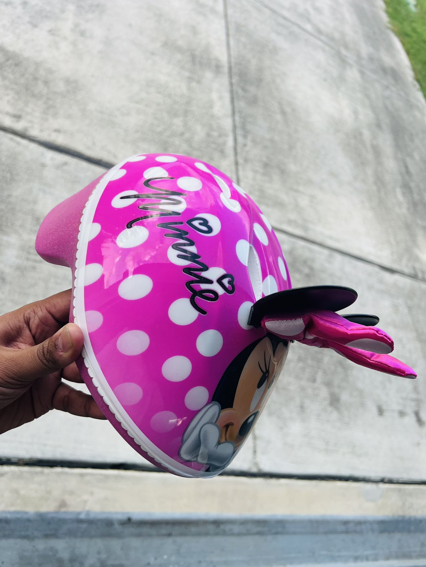 Minnie kick Scooter With helmet for Sale in San Antonio, TX - OfferUp