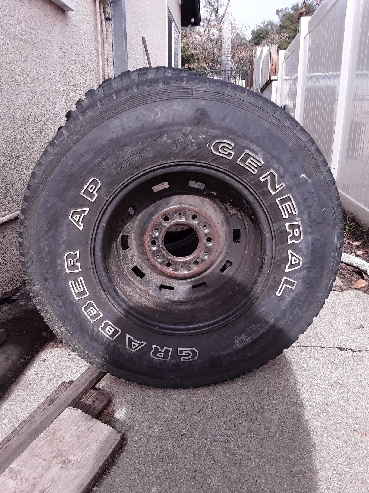 Grabber 31 x 10.5 r15 LT wheel and tire, great spare, decent tread ...