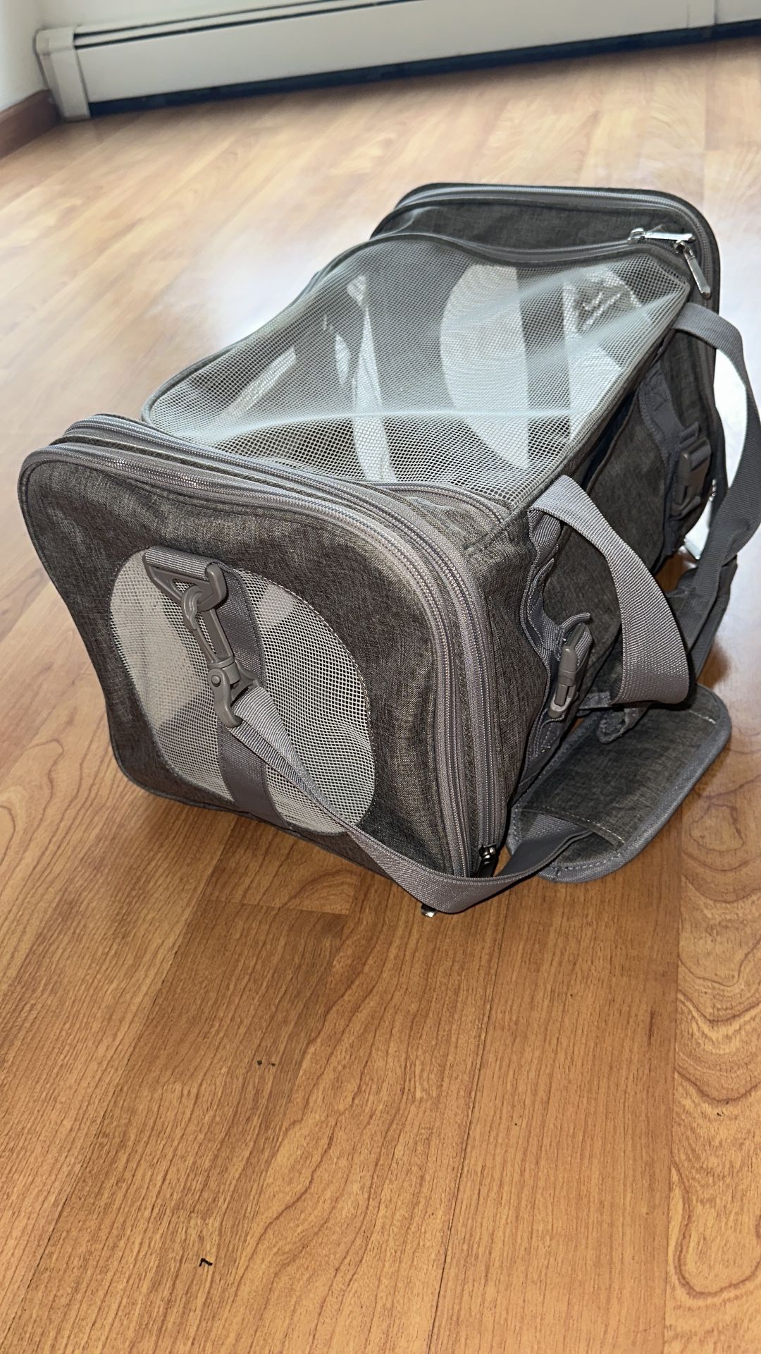 Pet Carrier for Sale in Poughkeepsie, NY - OfferUp