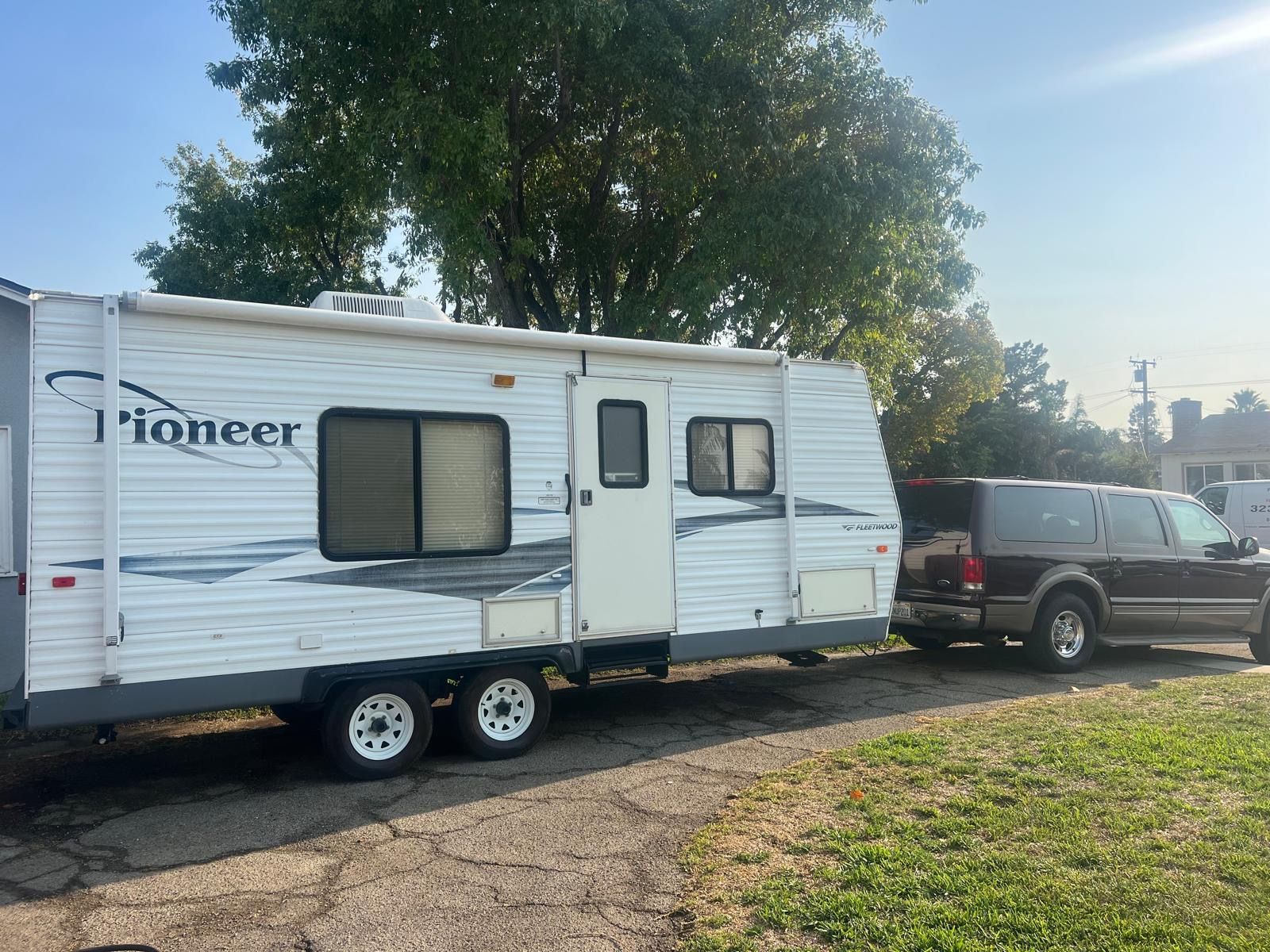 2006 Fleetwood Pioneer for Sale in Pomona, CA - OfferUp
