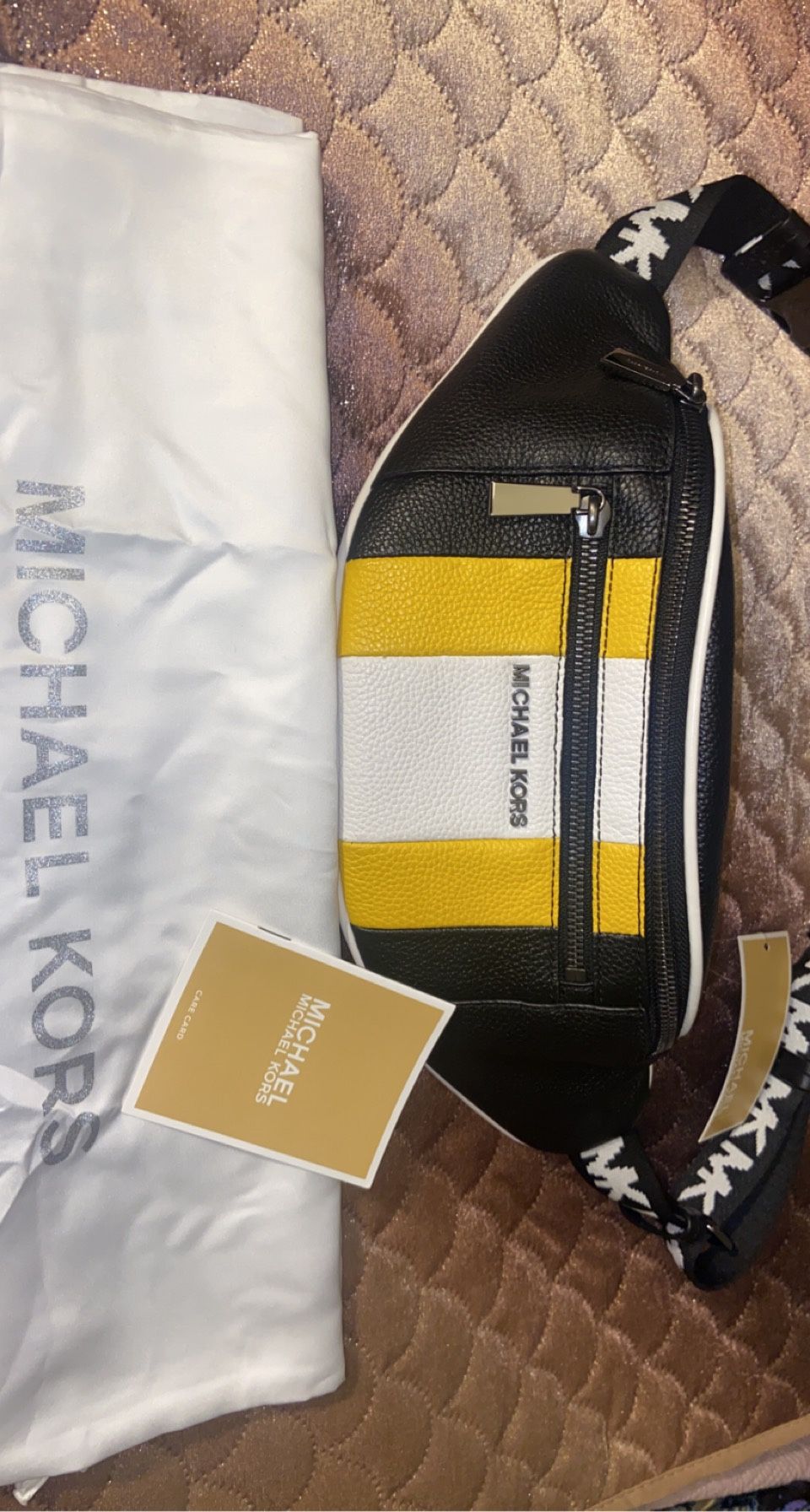 Michael Kors Fanny Pack (Waistpack) for Sale in Los Angeles, CA - OfferUp