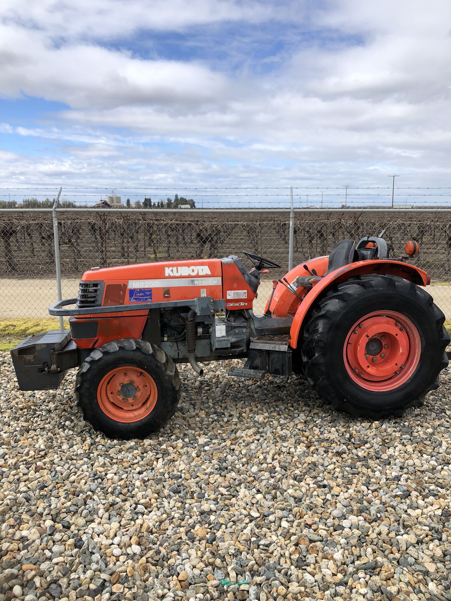 Kubota M8200 narrow for Sale in Tulare, CA - OfferUp