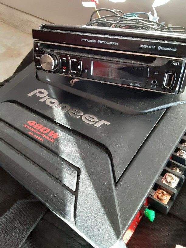 Amp And In Dash Radio for Sale in Houston, TX - OfferUp