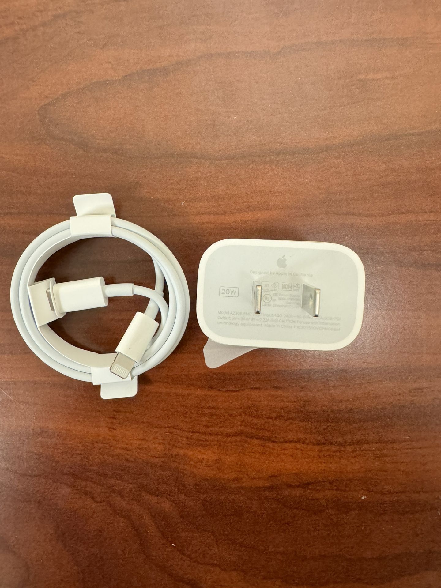 20 Watt Apple USB-C Power Adapter & Cable for Sale in Cleveland, OH ...