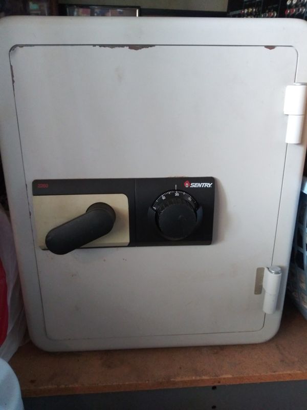 Sentry Fire Safe 2260 for Sale in Torrance, CA - OfferUp