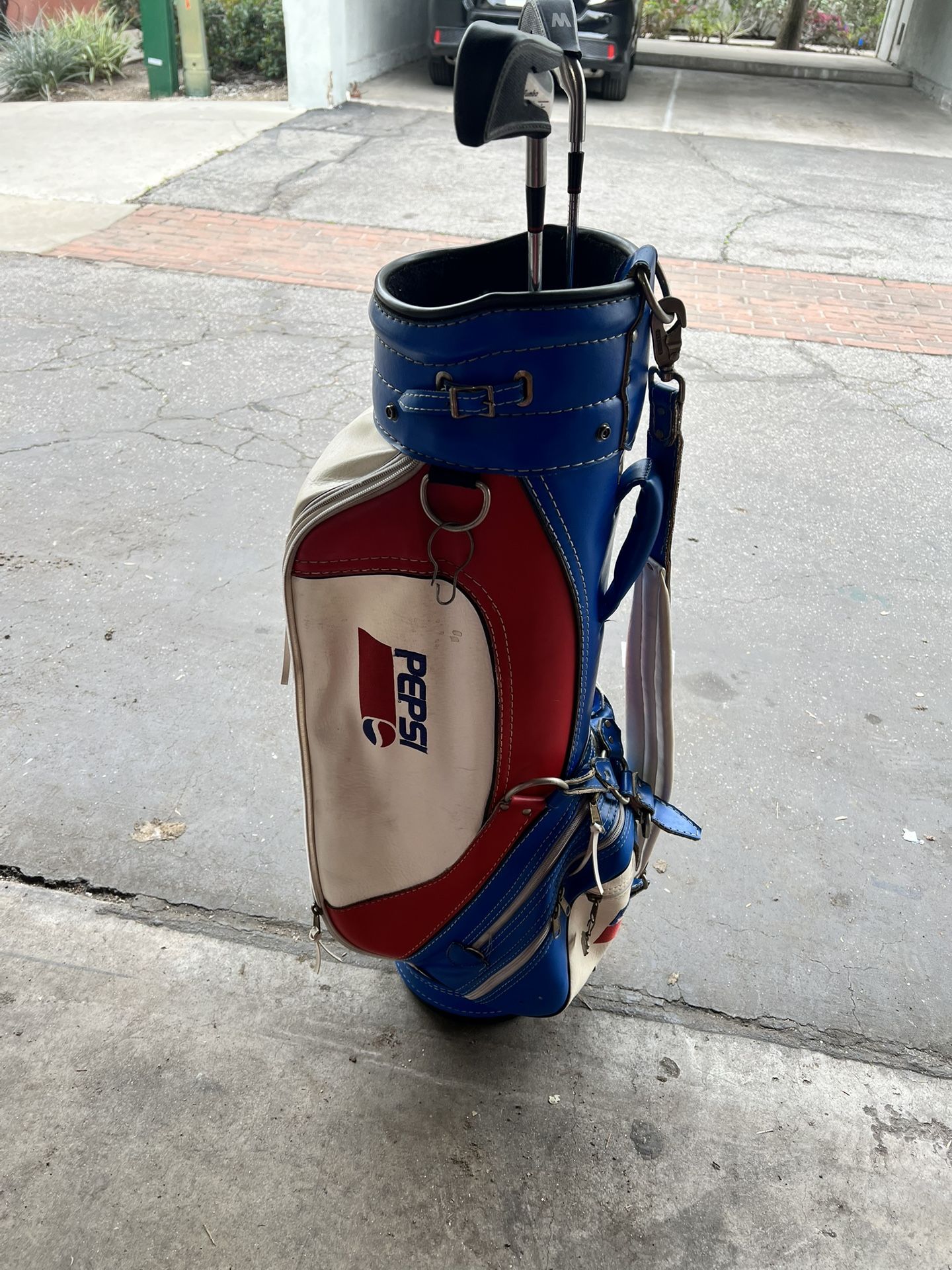Pepsi Golf Club Carrier With 2 Golf Clubs Included for Sale in West ...