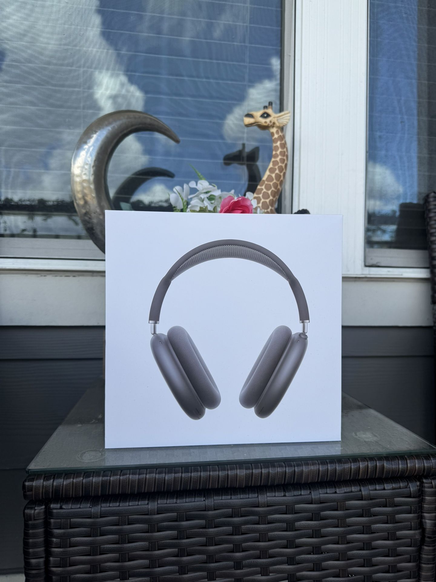 Black AirPod Max Generation 2 for Sale in Kissimmee, FL - OfferUp