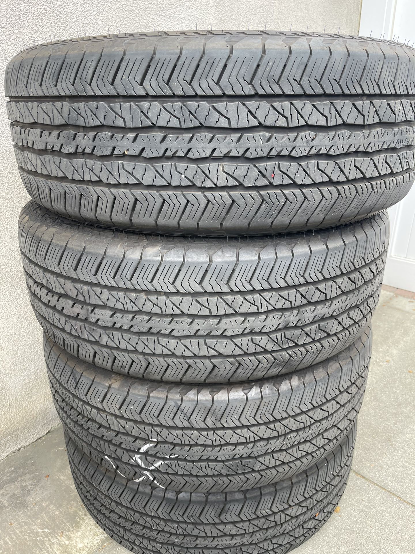 275/60/R20 Hankook Dynapro AT2 for Sale in Whittier, CA - OfferUp