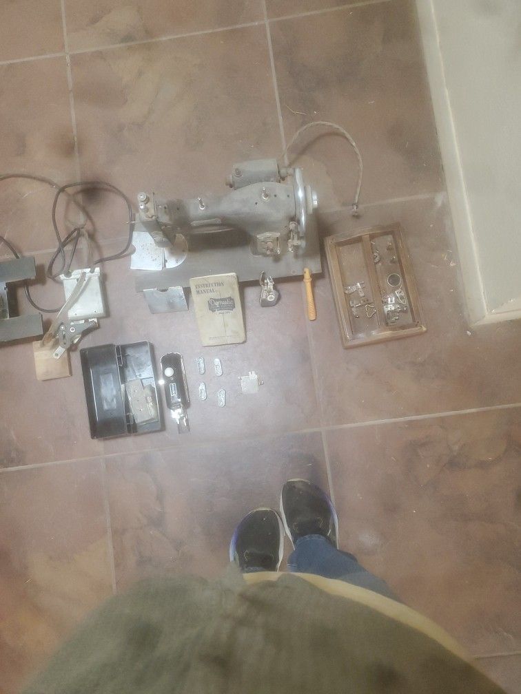 Antique Sewing Machines for Sale in El Paso, TX - OfferUp