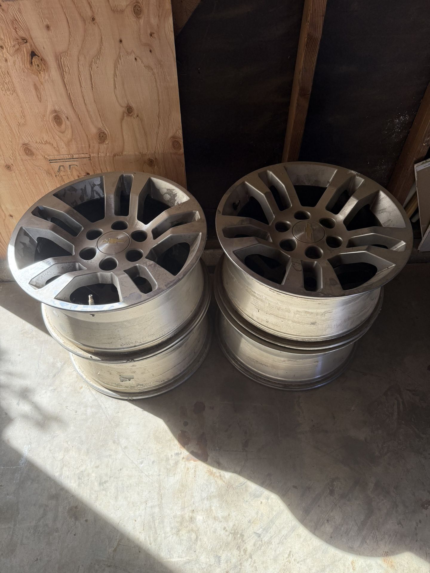 Chevy Tahoe Rims for Sale in Beaumont, CA - OfferUp