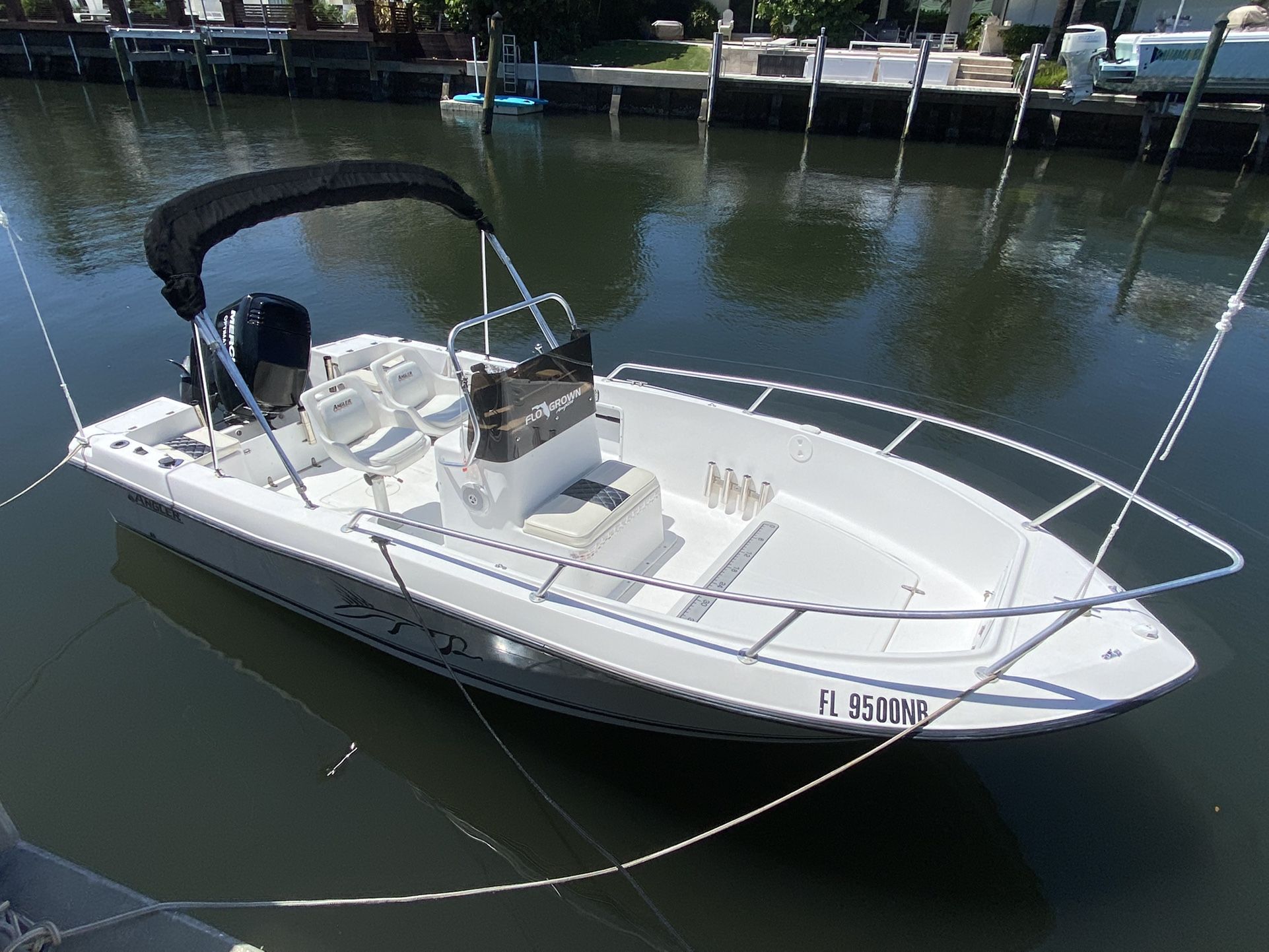 2002 Center console Angler for Sale in Palm Springs, FL - OfferUp