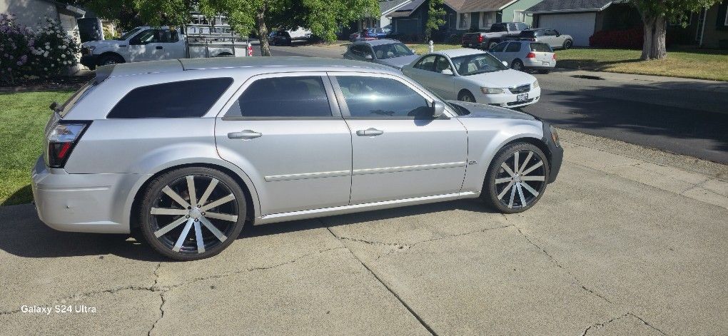 2006 dodge magnum 10/10 interior CLEAN AF INSIDE AND OUT for Sale in ...