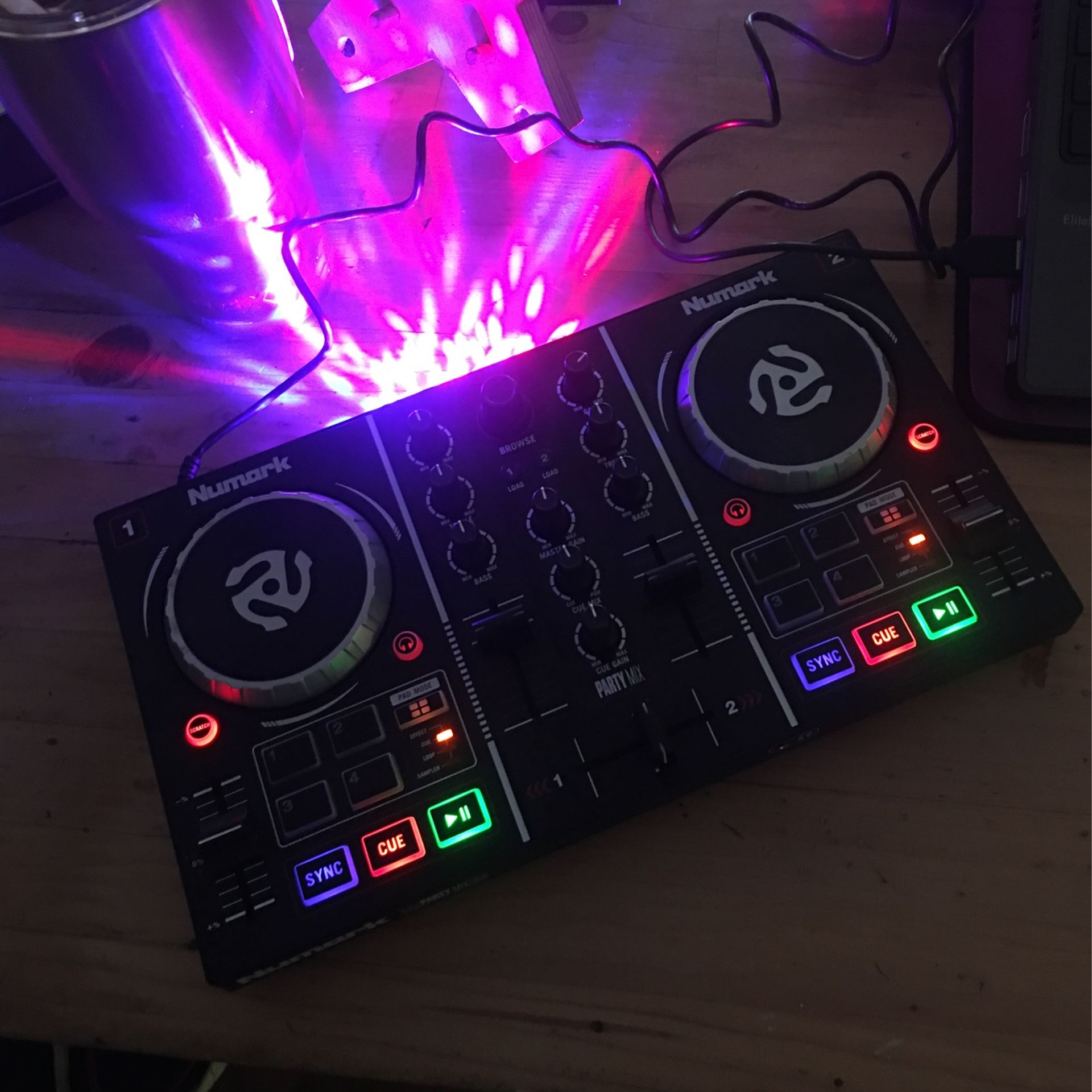 Numark PartyMix V1 Dj for Sale in Los Angeles, CA - OfferUp