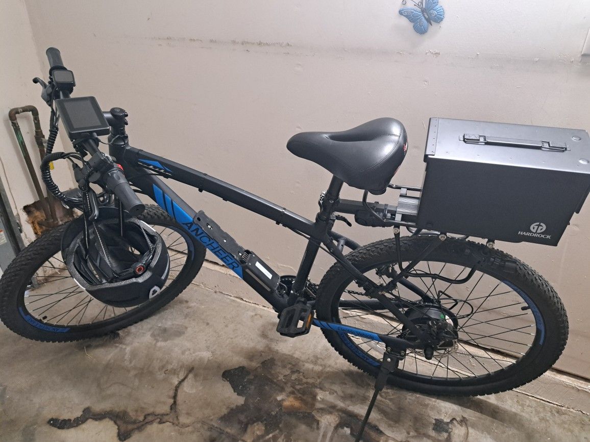 750 Watt Electric mountain bike Loaded for Sale in Las Vegas, NV - OfferUp