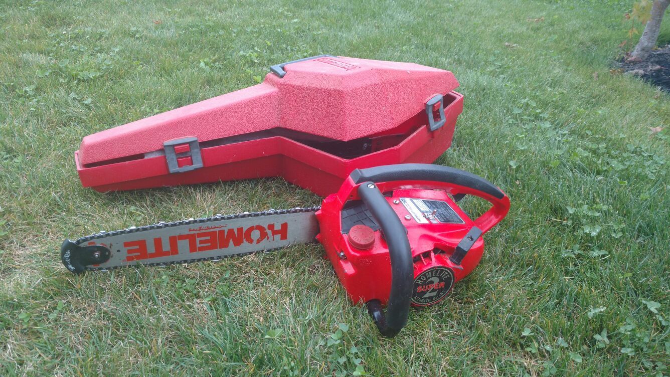 Homelite Super 2 Chainsaw for Sale in Lake Stevens, WA - OfferUp