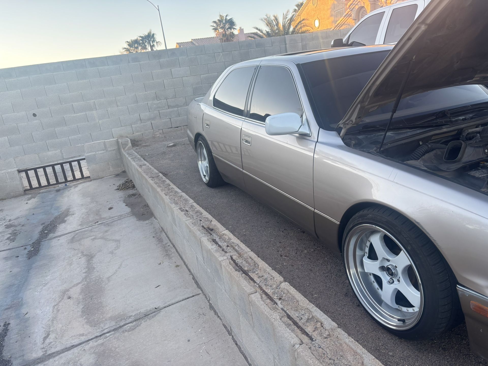 1998 Lexus LS 400 for Sale in Las Vegas, NV - OfferUp