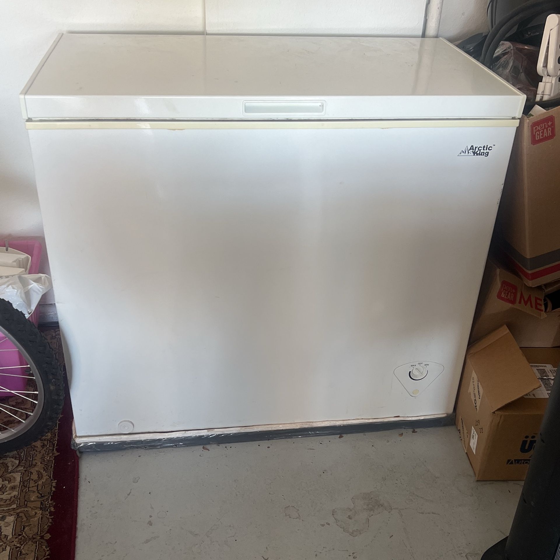 Arctic King Chest Freezer in white for Sale in Tampa, FL - OfferUp