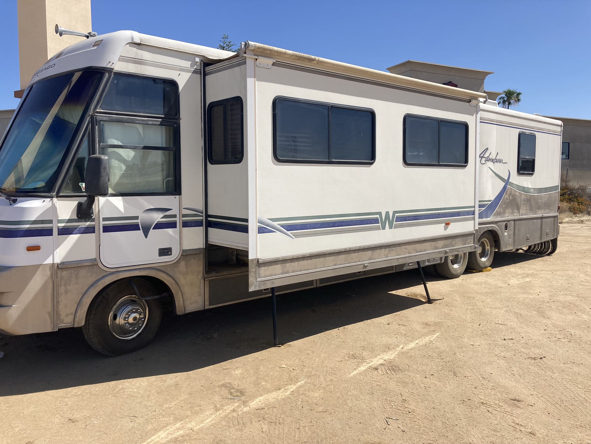 1997 Winnebago Adventure for Sale in Bakersfield, CA - OfferUp