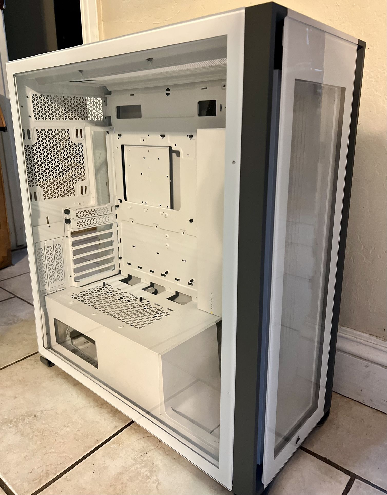 7000x Corsair Case, Corsair 32gb Ram And Lian Li Riser Cables For ...