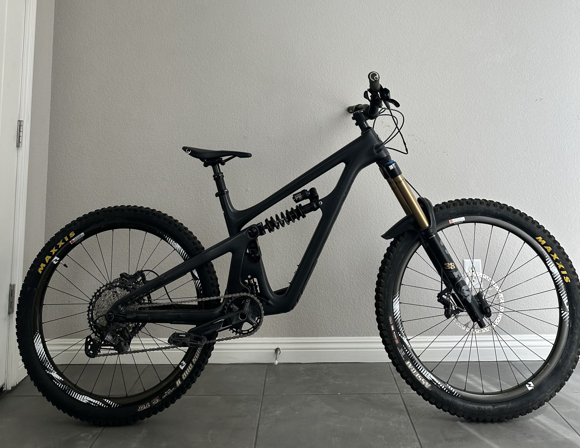 Yeti Mountain Bike SB 165 for Sale in Las Vegas, NV - OfferUp