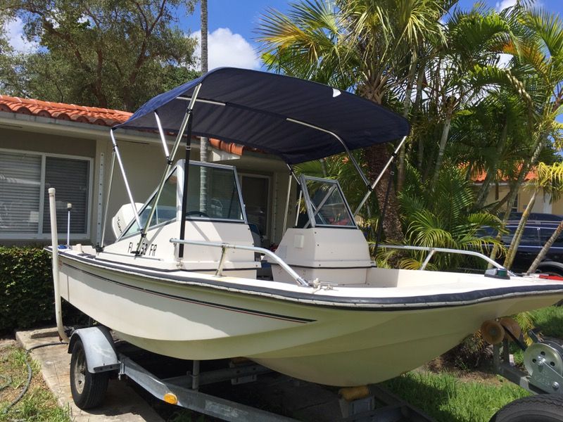 Mckee Craft Boston Whaler boat dual center console 17 ft for Sale in ...