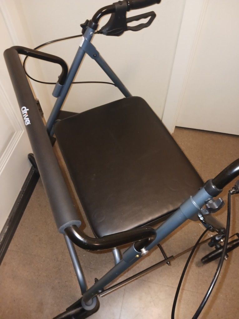 Bariatric Extra Wide 500 Lb Capacity Medical Walker Rollator With Huge ...