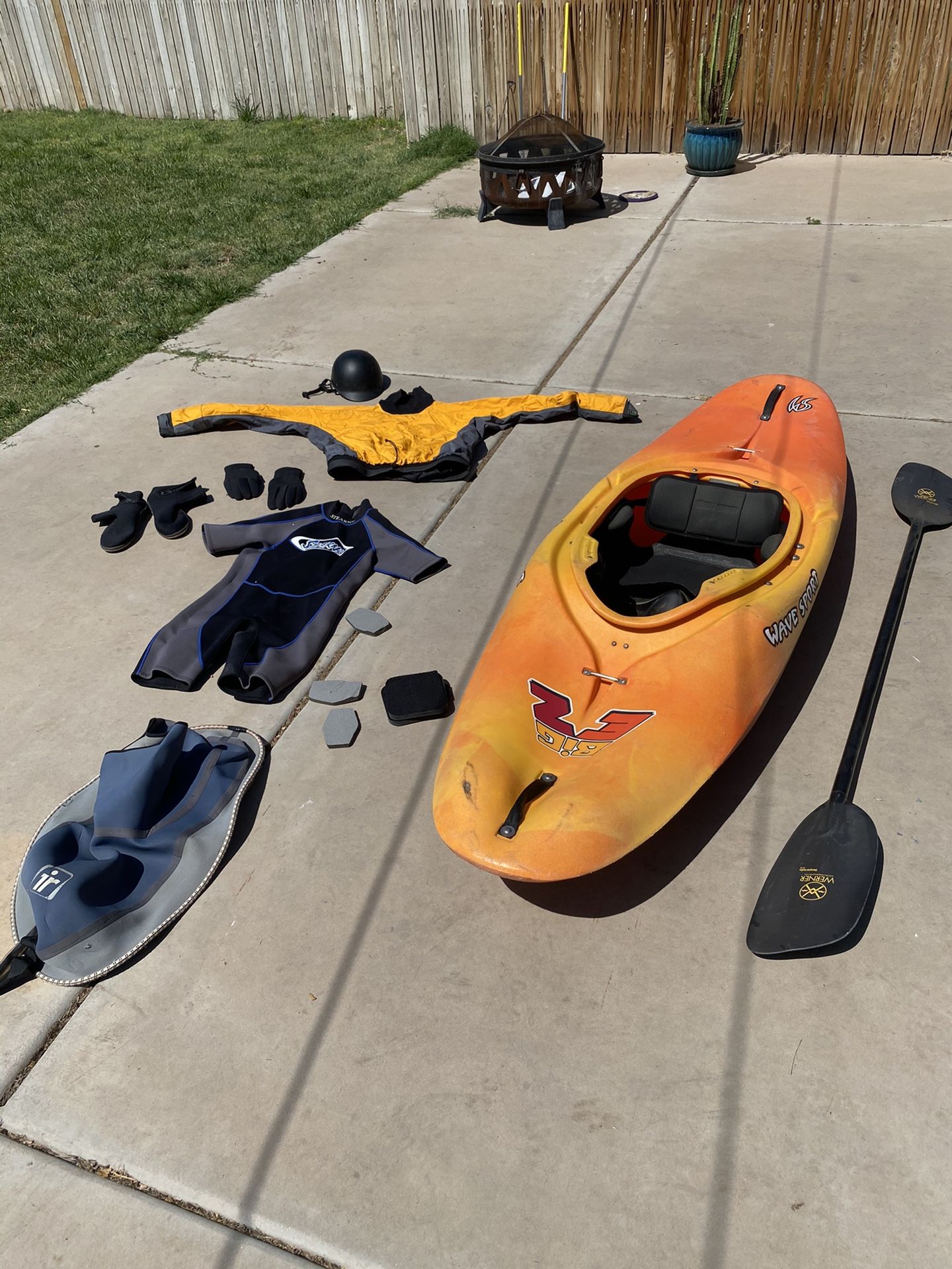 Wave Sport Big EZ Kayak for Sale in Phoenix, AZ - OfferUp
