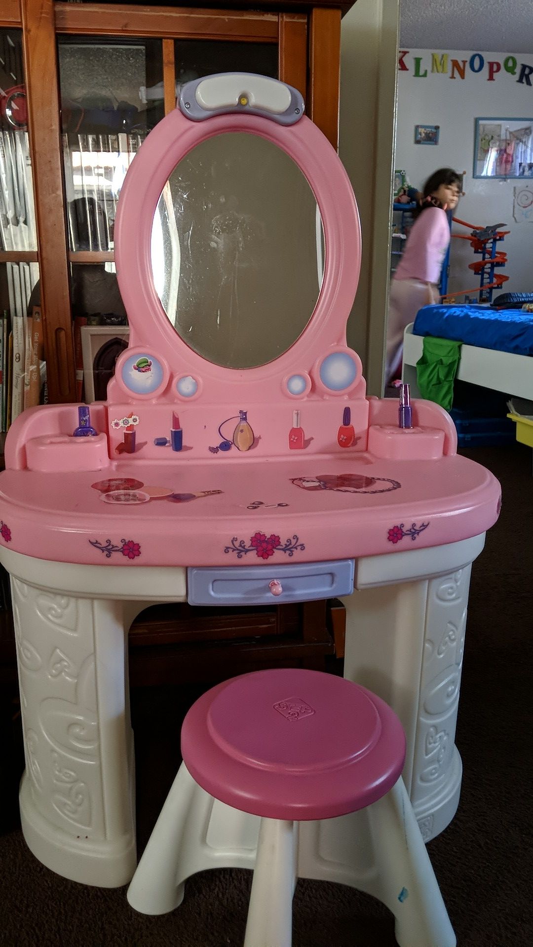 Step 2 vanity for Sale in Pico Rivera, CA - OfferUp