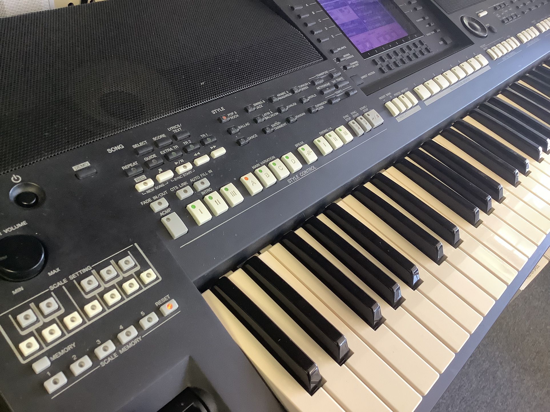 Yamaha PSR-A2000 Synthesizer Keyboard Built-in Speakers for Sale in ...